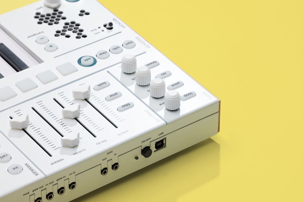 Kiviak Instruments WoFi, a "modern take" on classic keyboard samplers ...