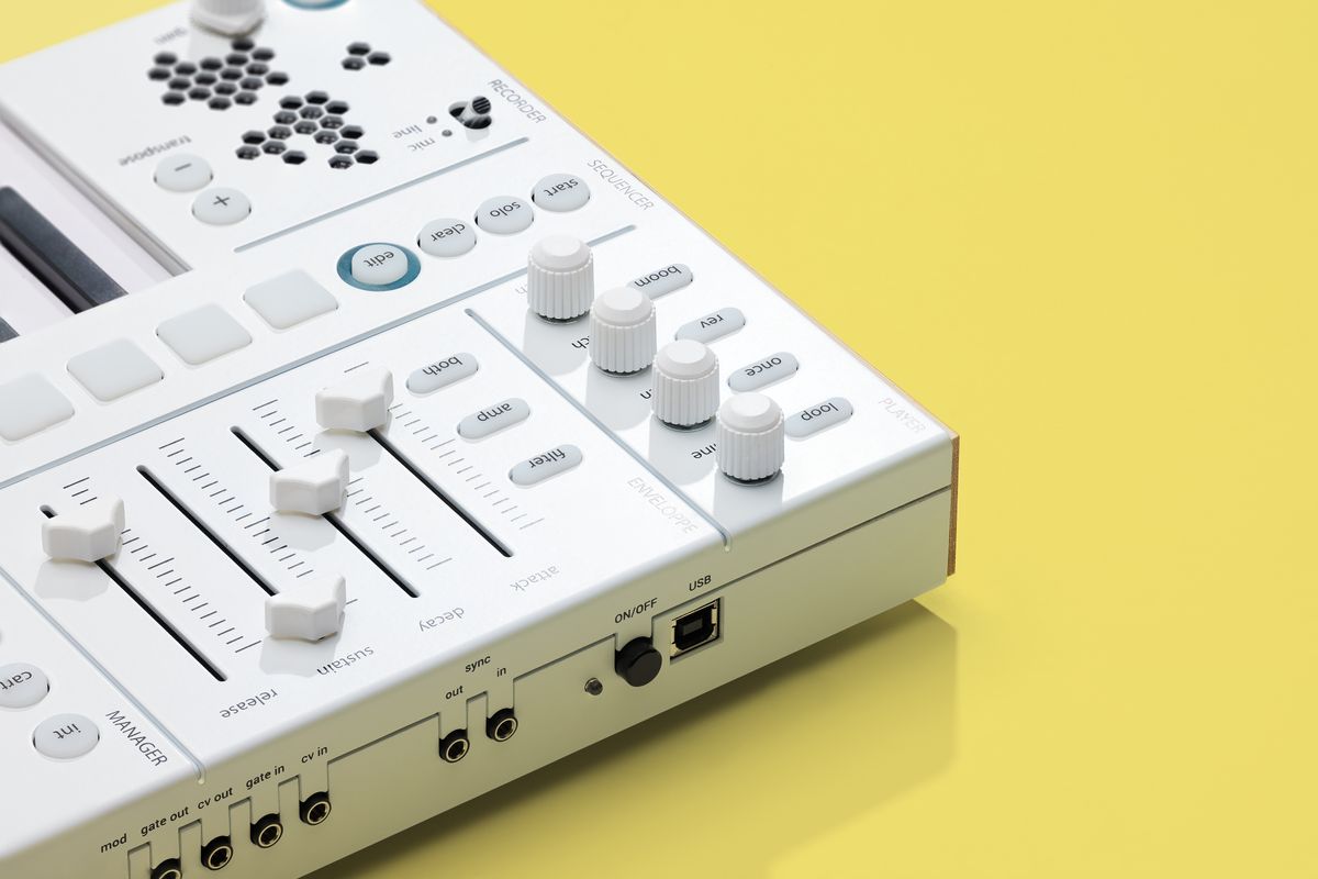 Kiviak Instruments WoFi, a "modern take" on classic keyboard samplers ...