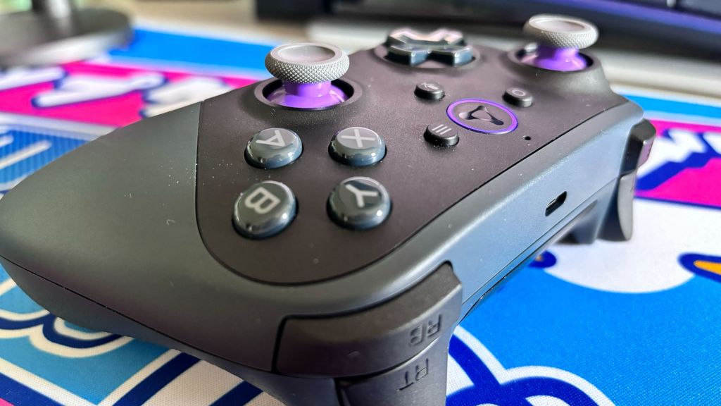 Luna Wireless Controller review: a decent gamepad for Amazon Luna ...