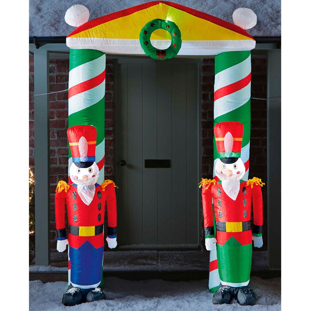 Don't miss Aldi Christmas inflatables in aisles today– not that you ...