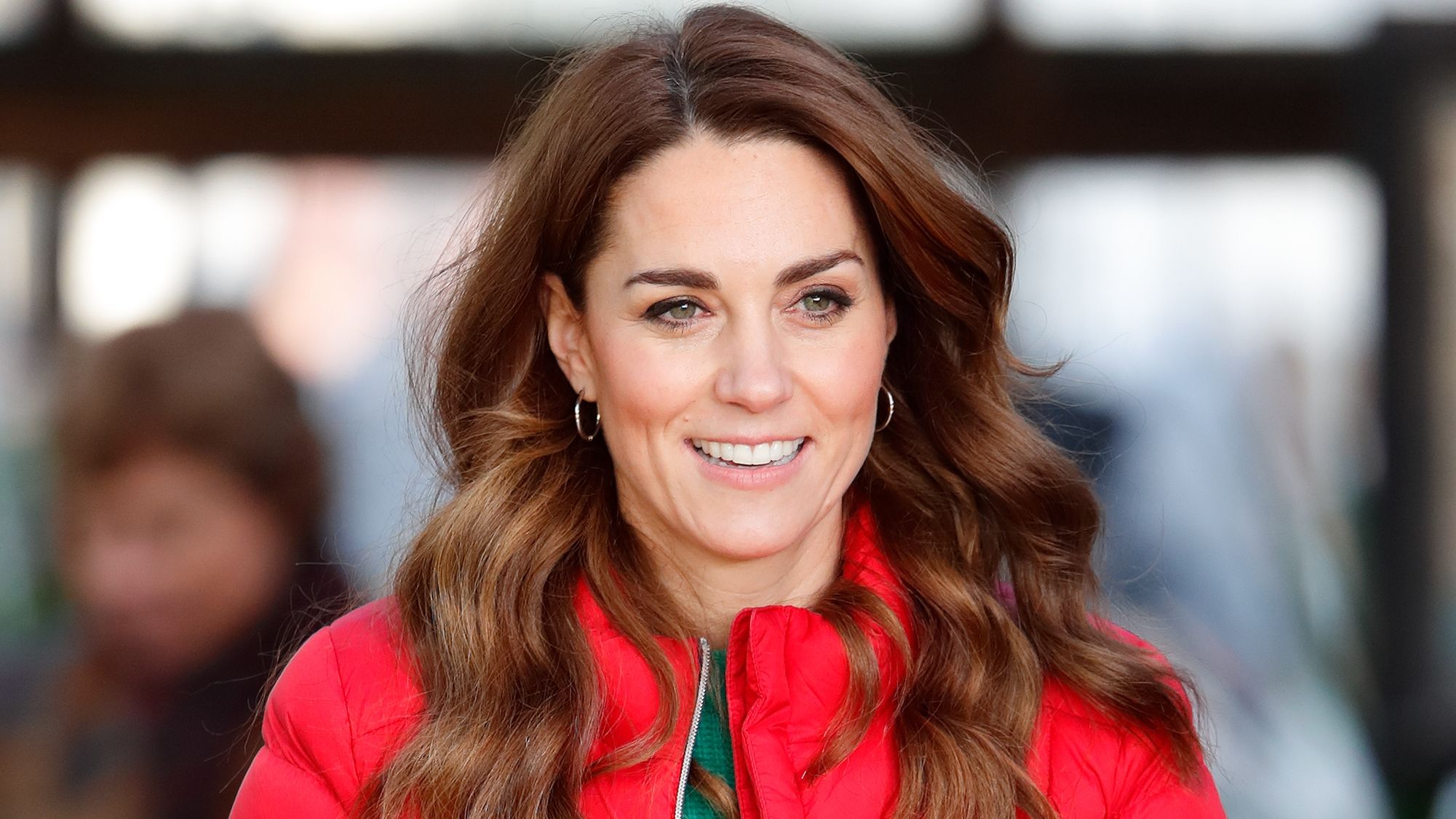 Her mit den Bögen! Kate Middletons traditionelles Weihnachtsbaumdesign ...