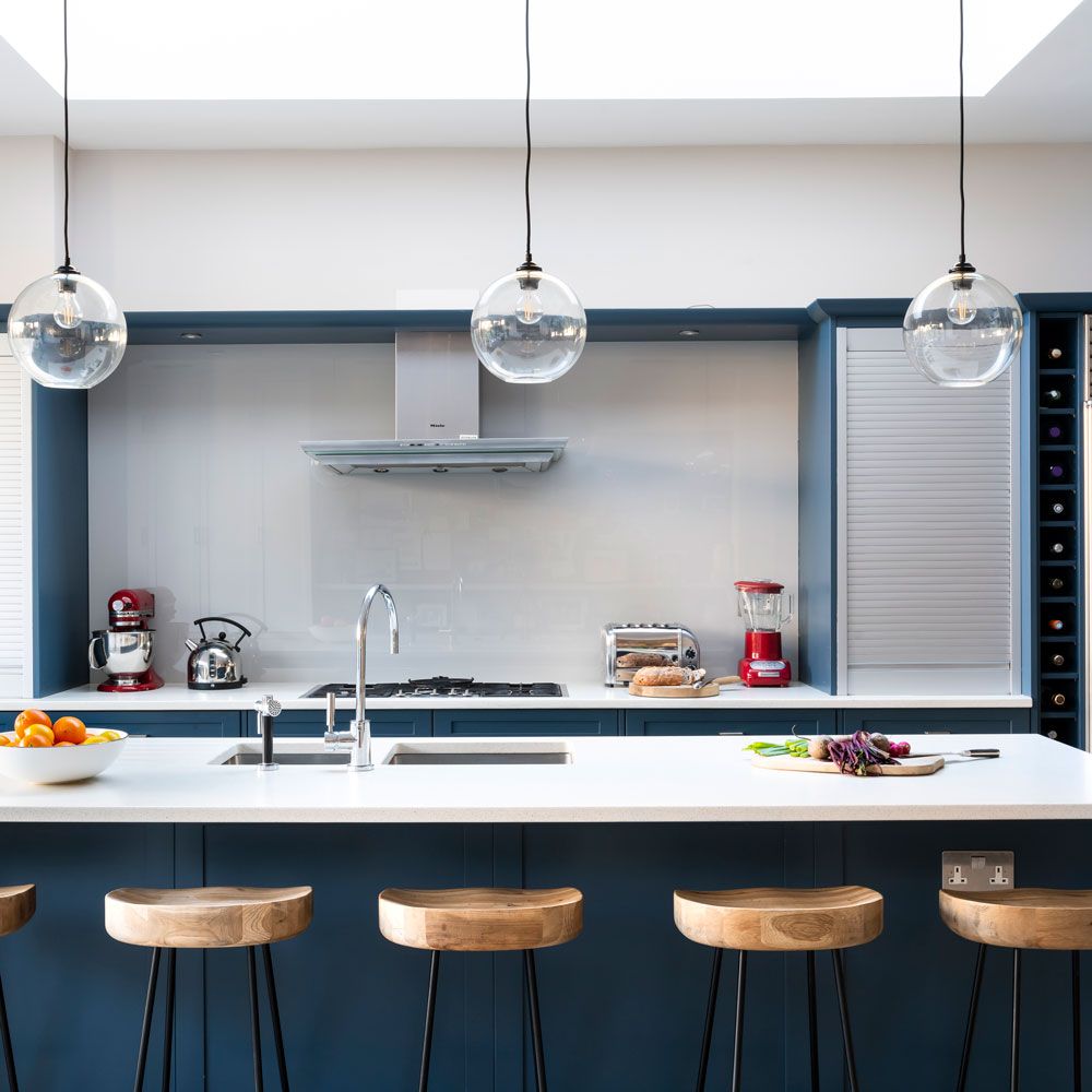 18 navy kitchen ideas to show how to use this stylish shade | Ideal Home