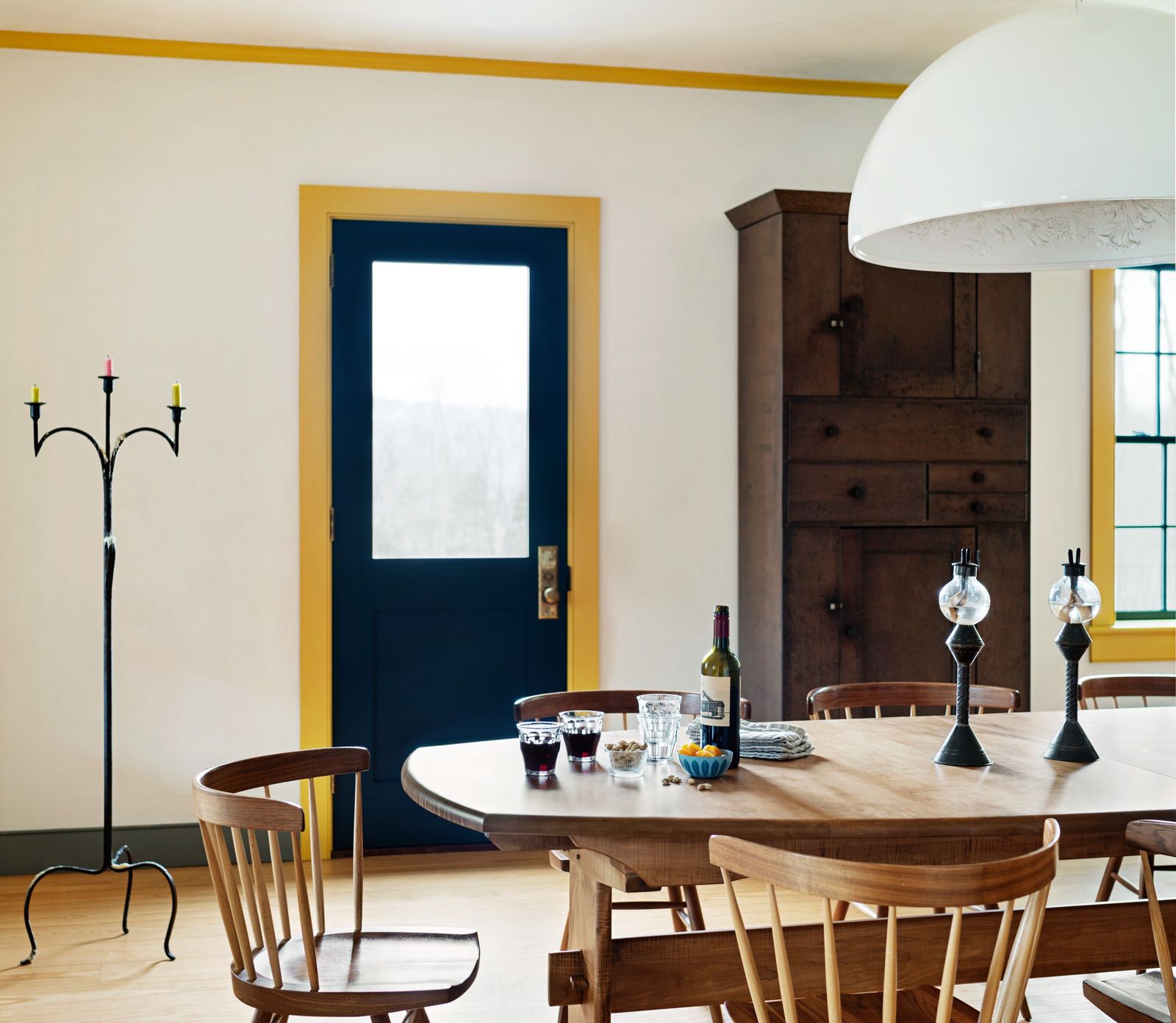 The brightly painted door frame trend is the secret to a happier home ...