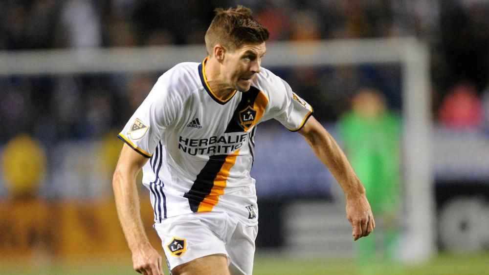 Steven Gerrard forced off with calf injury | FourFourTwo