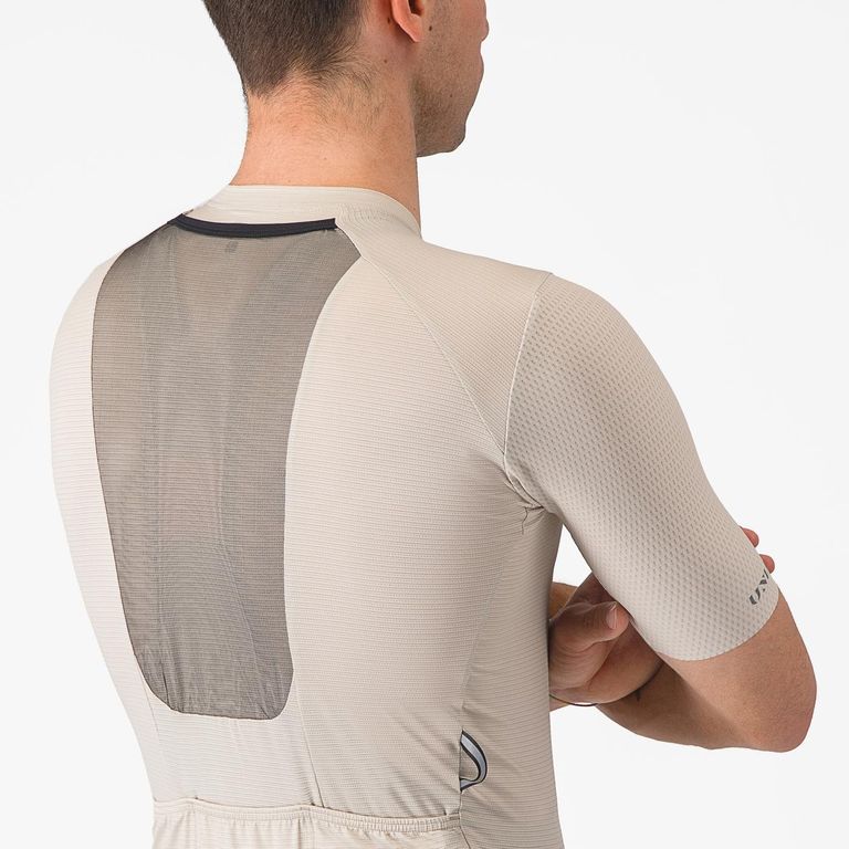 Forget hydration vests, at Unbound Gravel, hydration skinsuits are all ...