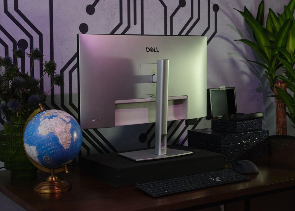 I tested the Dell UltraSharp 27 4K Thunderbolt Hub Monitor | Windows ...
