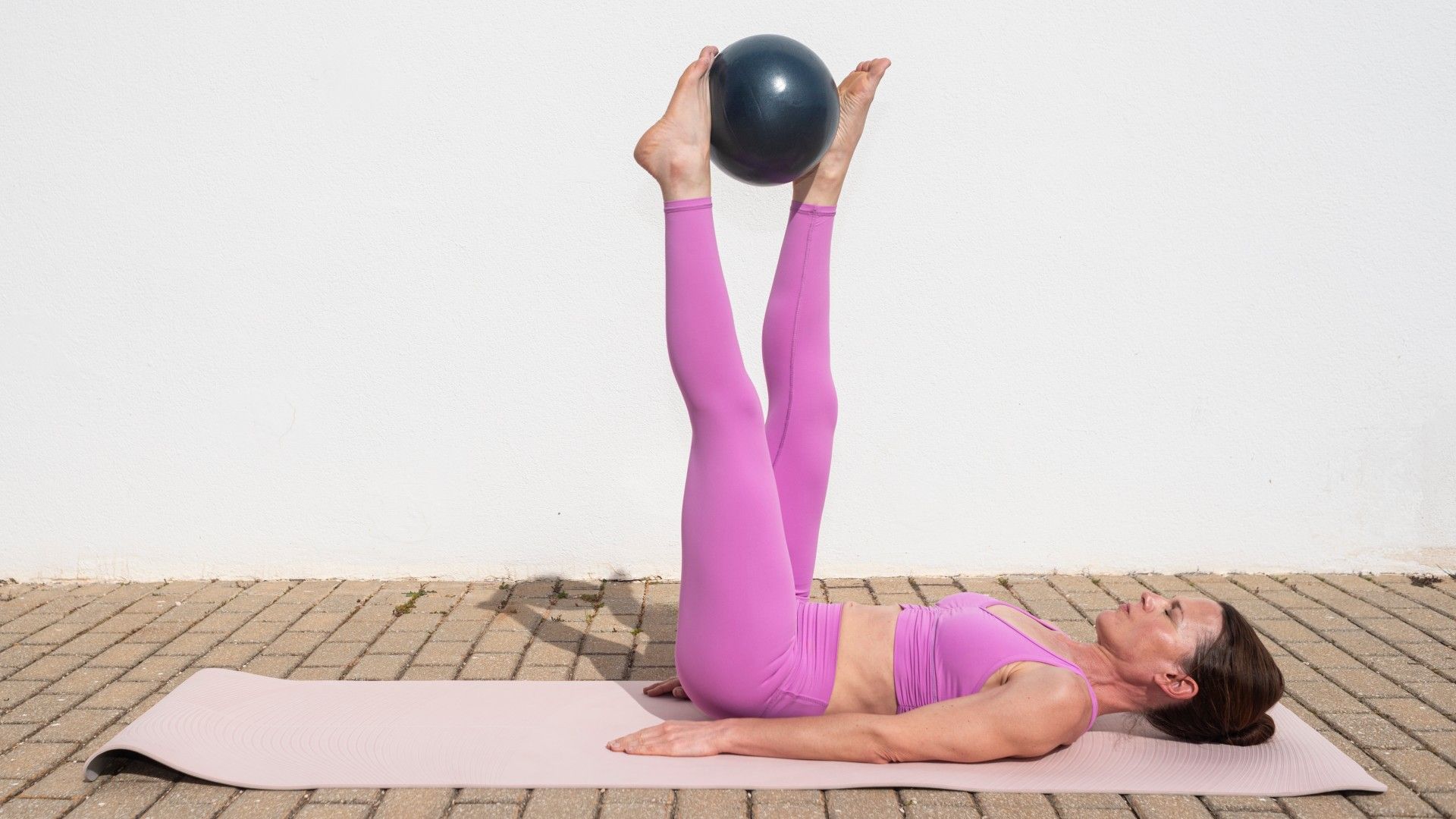 Pilates instructor shares a 20-minute full-body Pilates workout to ...