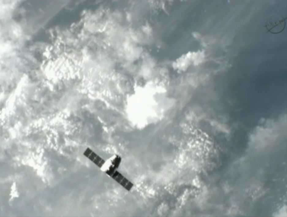 SpaceX Dragon's 1st Station Cargo Trip to Station (Photos): Page 2 | Space