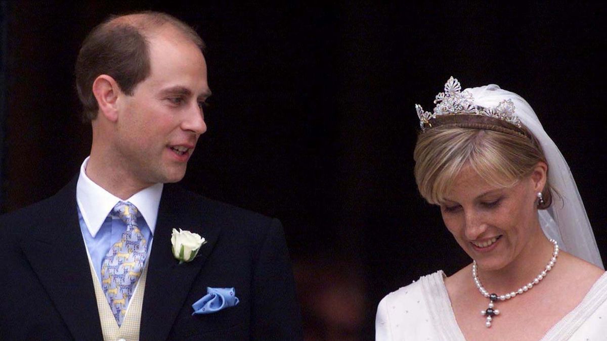 Prince Edward's wink at wedding to Sophie Wessex reveals 'cheeky ...