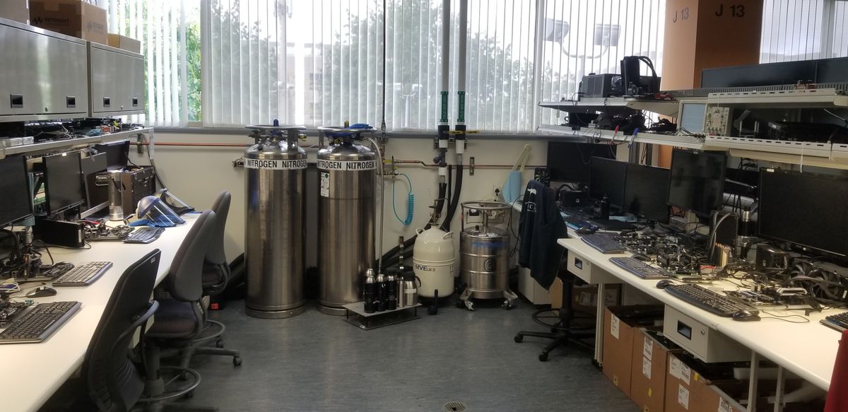 TIM, Coolers, The Medusa, and Other Intel Lab Gear - Inside Intel's Secret Overclocking Lab ...