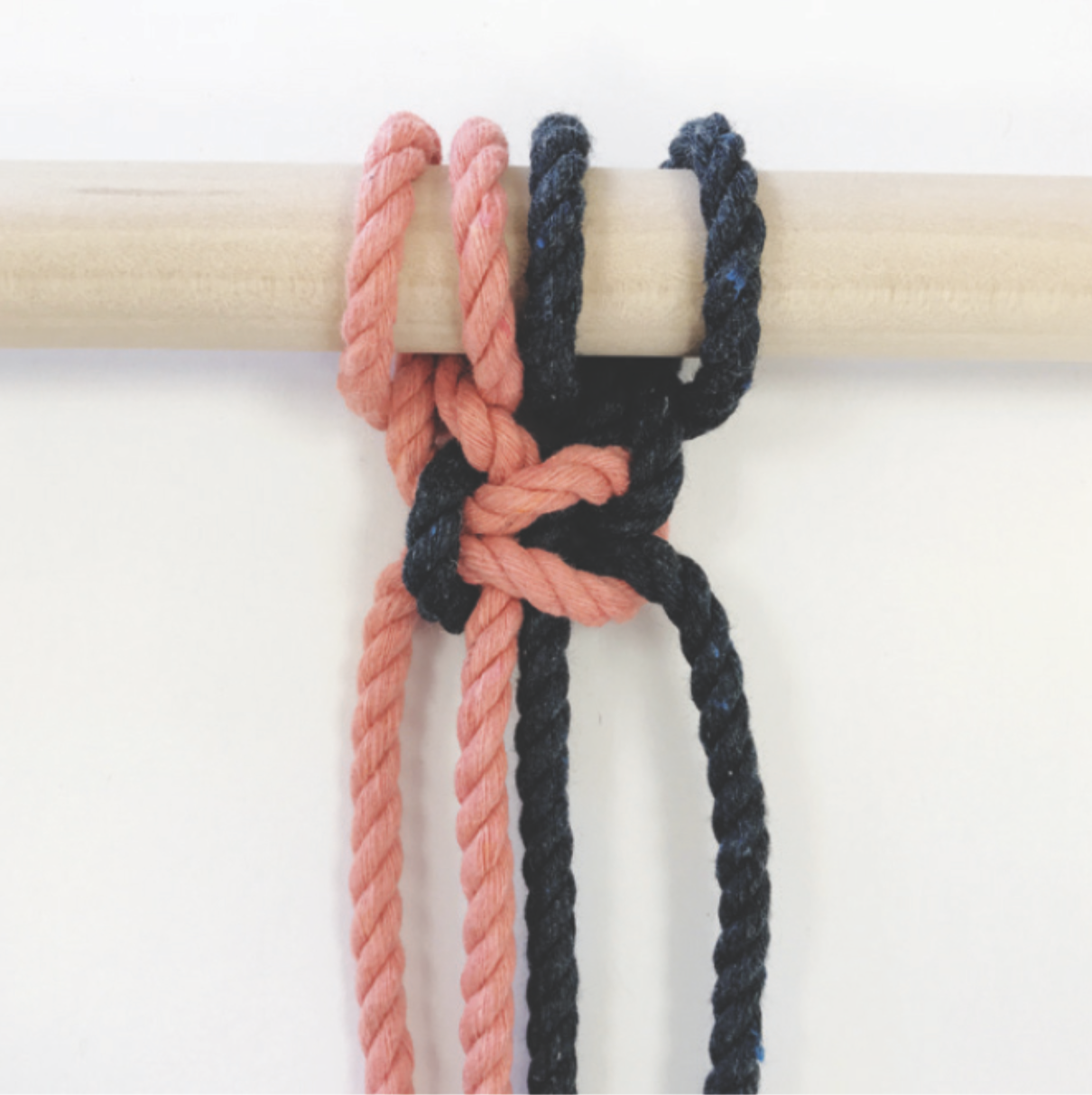 How to macramé: the basics of creating a beautiful design yourself ...