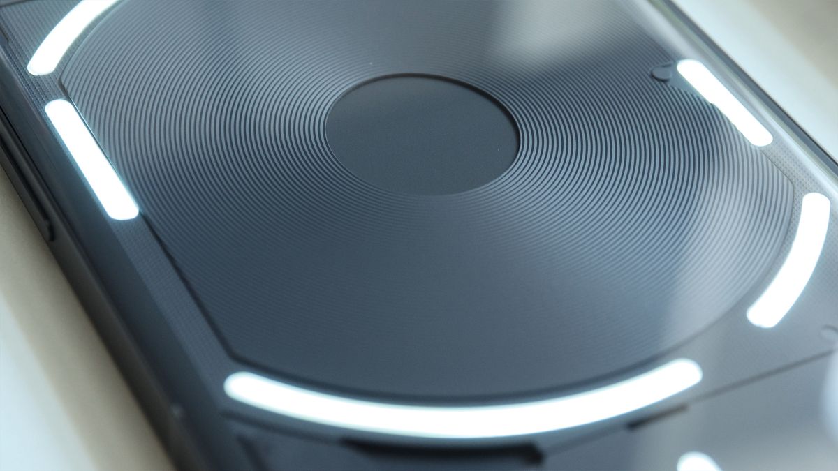 Nothing Phone 2 review: exactly what it looks like, flashy and new ...