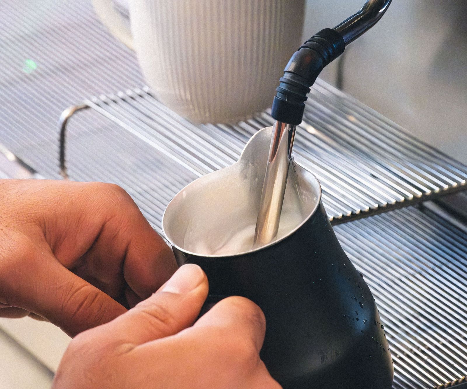 How to steam milk at home: with and without a steam wand | Homes and ...