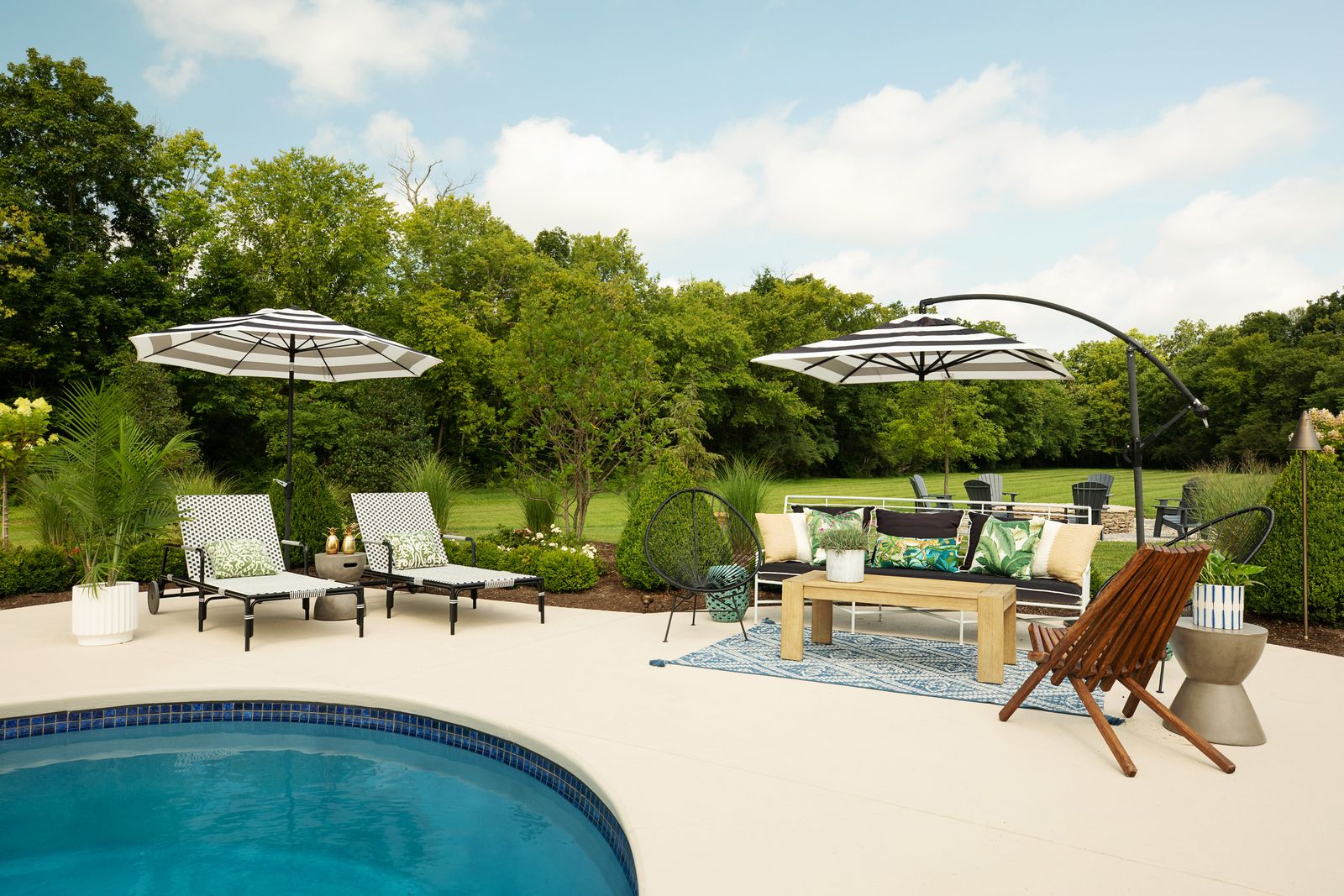 Pool landscaping ideas: 10 ways to surround your pool with paving ...