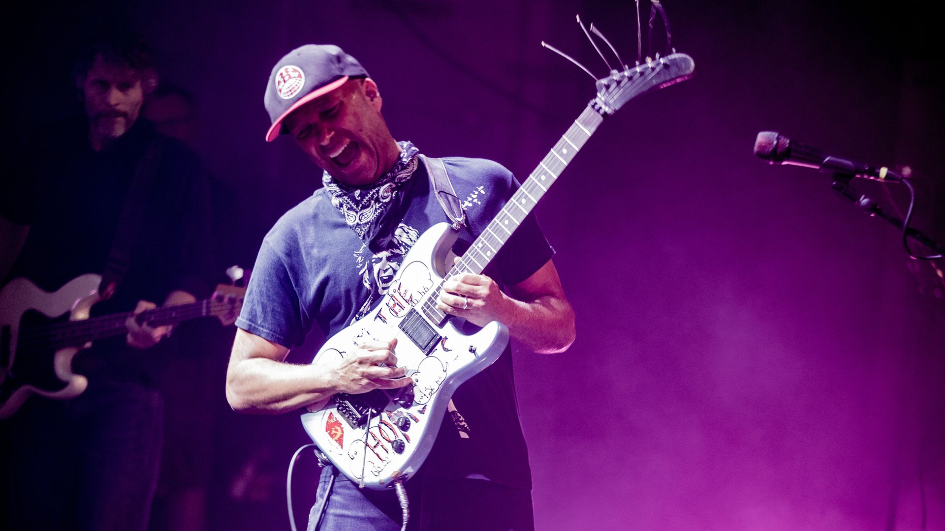 Fender Tom Morello Arm the Homeless replica might happen | Guitar World