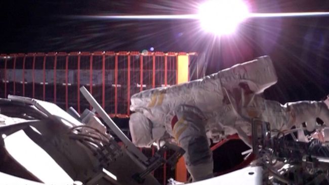 Chinese astronauts add more debris shielding to Tiangong space station on 6-hour spacewalk ...