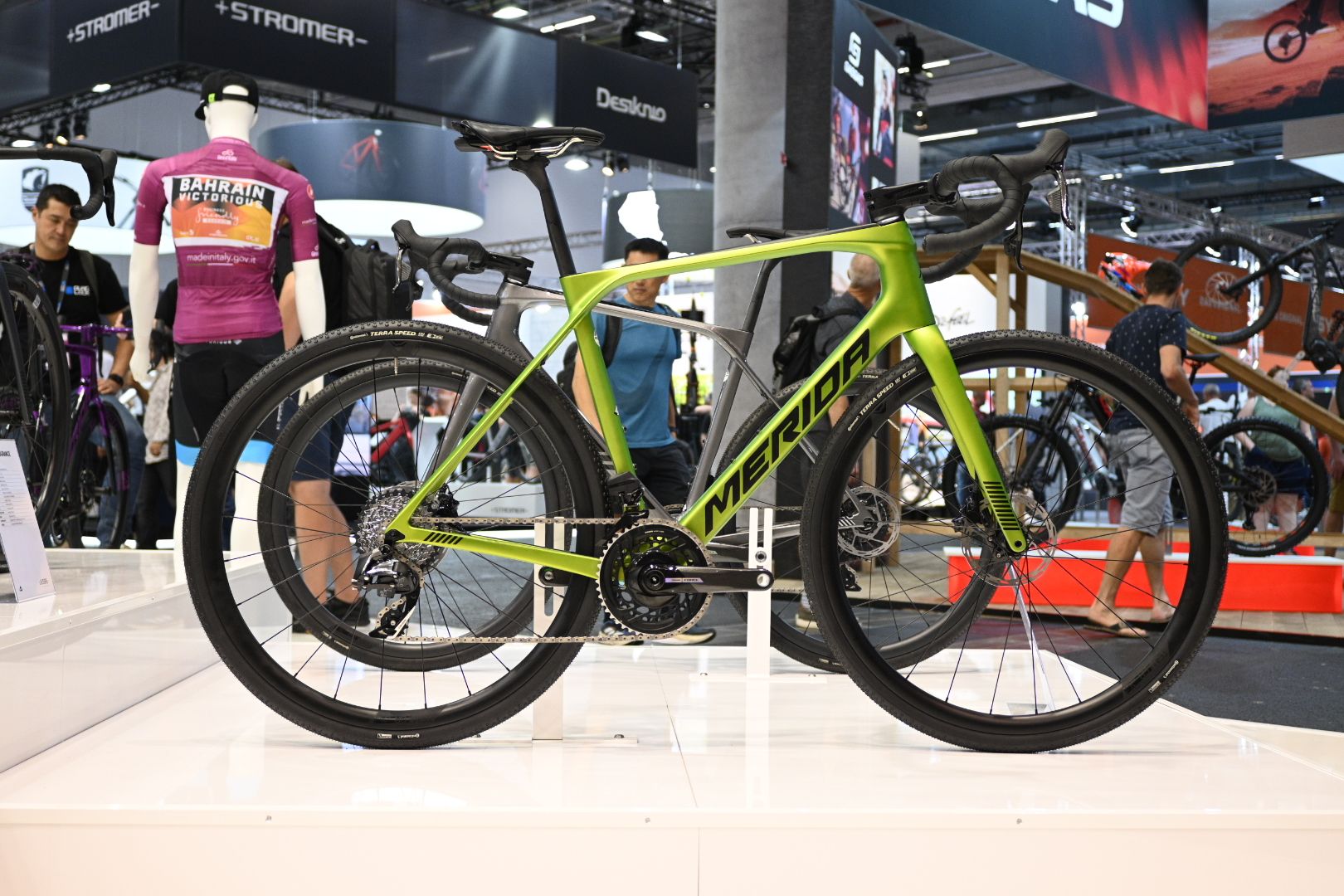 Merida unveils race-focused Scultura Endurance GR gravel bike at ...