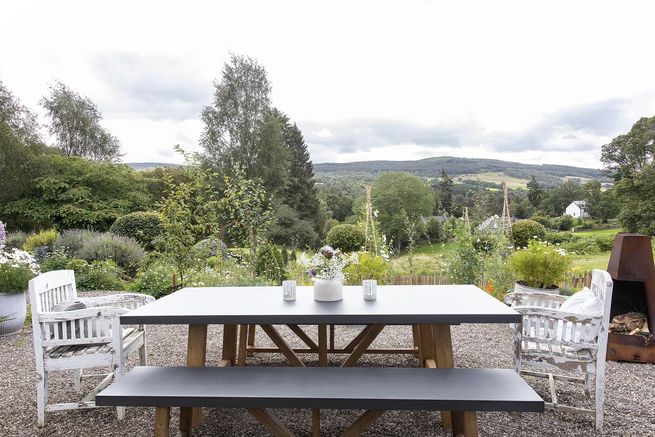 Tour this beautiful country cottage in the Scottish Highlands | Homes ...