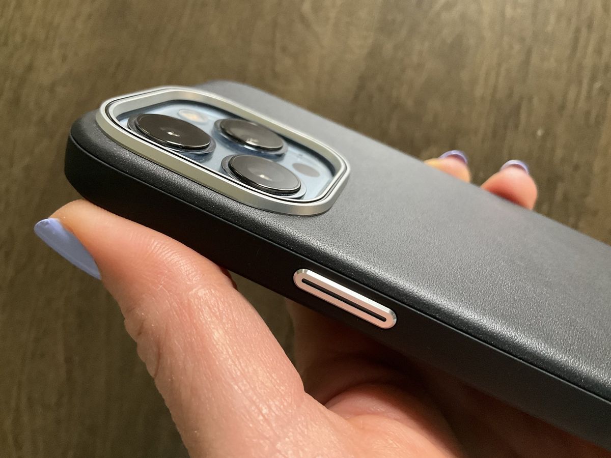 Spigen Enzo iPhone Case review: Classy Italian leather case — but at a ...