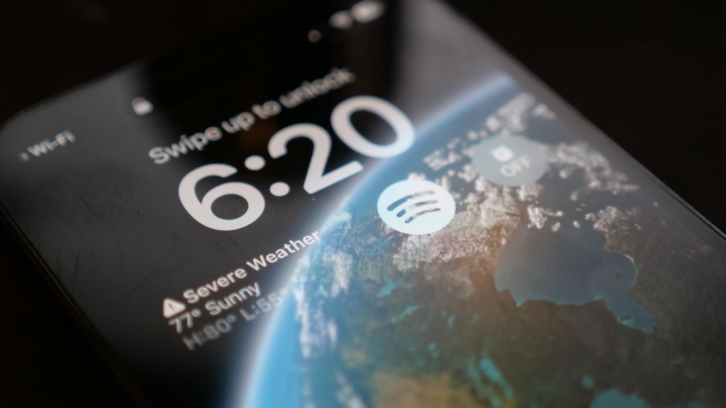 How to add Spotify to your iPhone lock screen — instant access to your ...