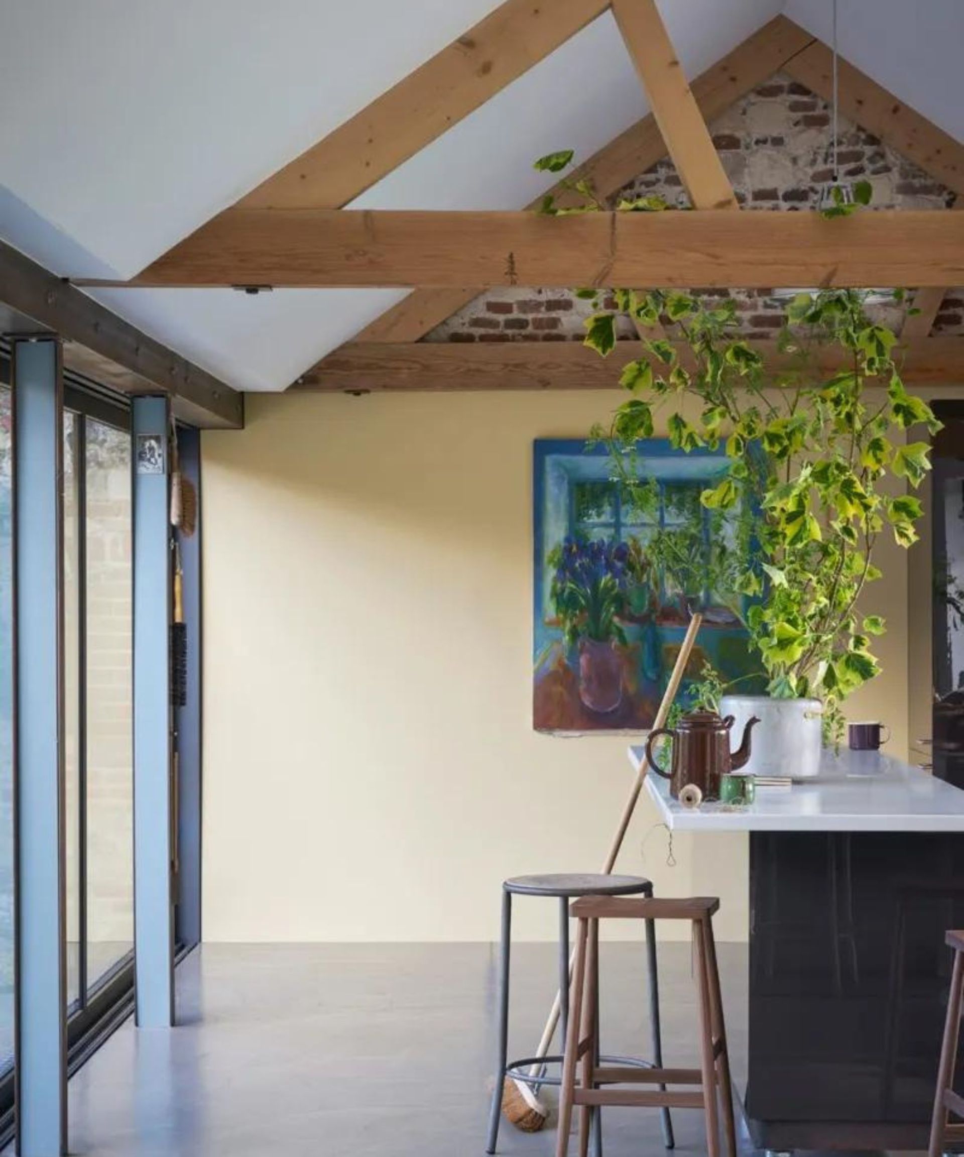 9 best yellow paints, according to interior designers | Homes and Gardens