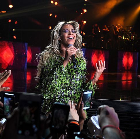 21 Best Karaoke Songs of All Time - Top Songs To Sing Along To | Marie ...