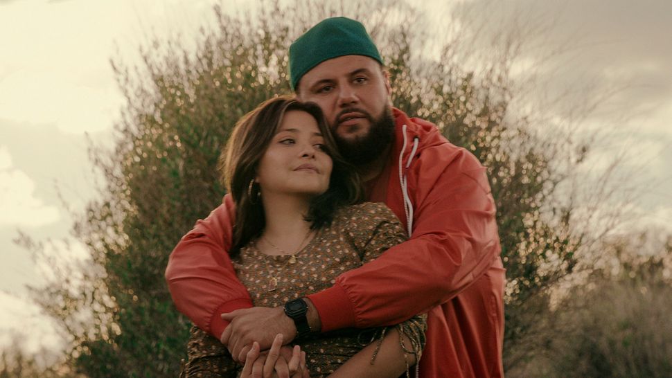 Mo Amer Talks About The Fact Vs. Fiction In Netflix's Mo, Including The ...