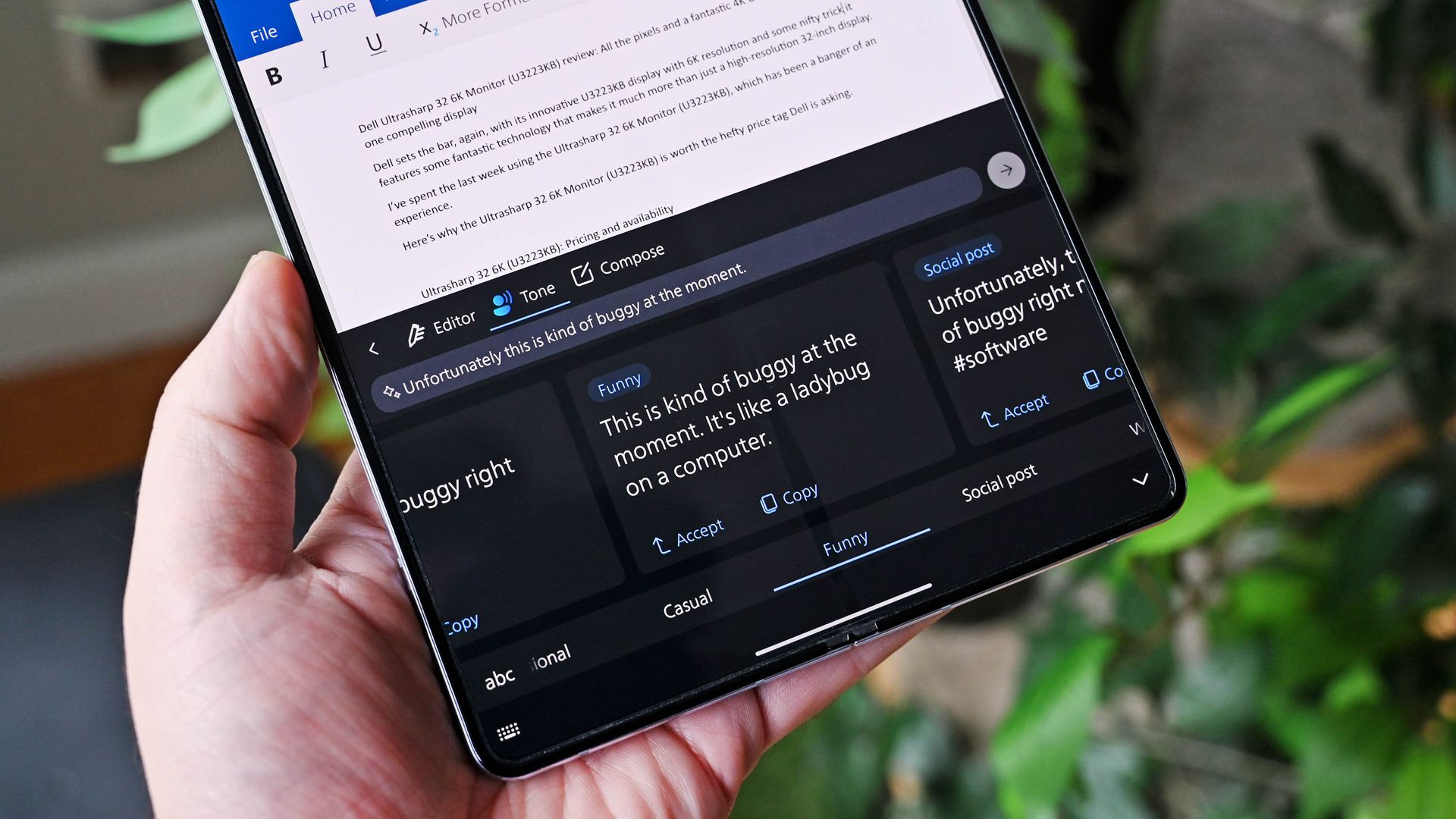 Microsoft adds Copilot to SwiftKey. It’s GENIUS (when it works ...