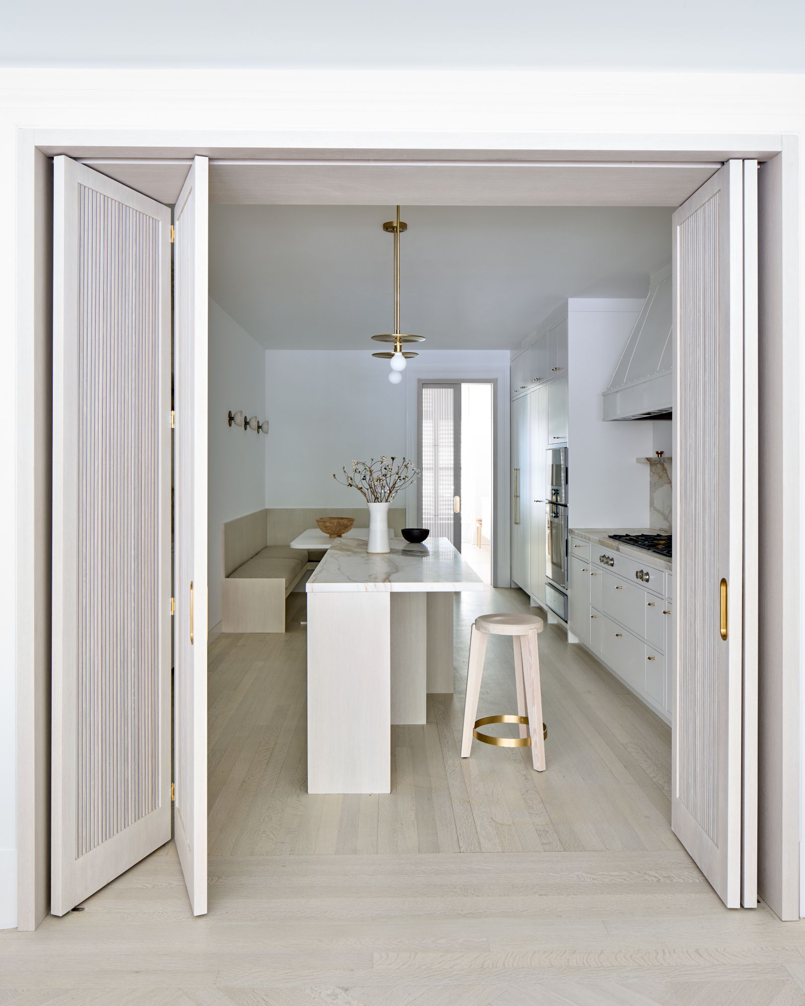 8 kitchen island trends interior designers are embracing | Livingetc
