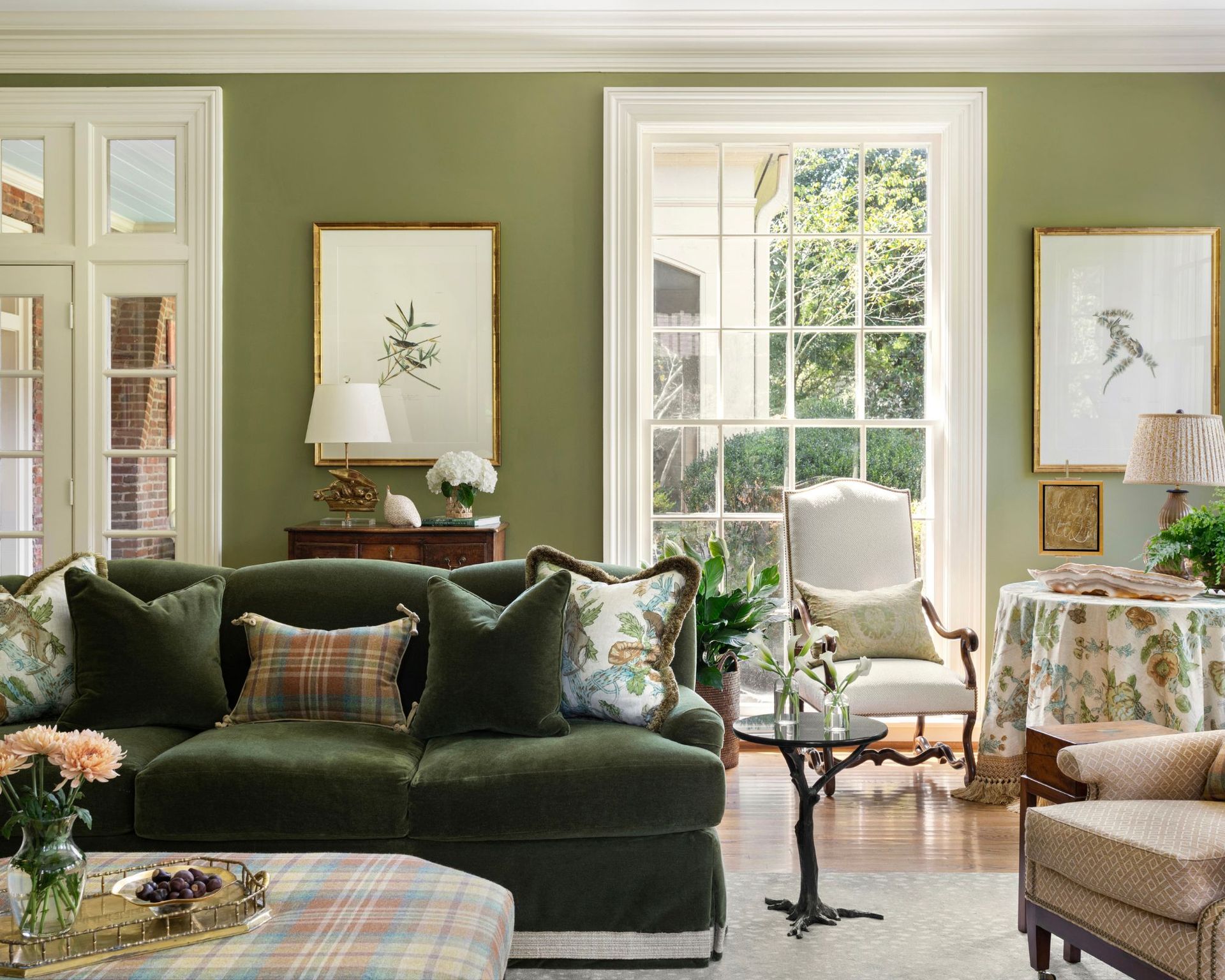 Living room color trends 2025: 8 stylish shades to embrace | Homes and ...
