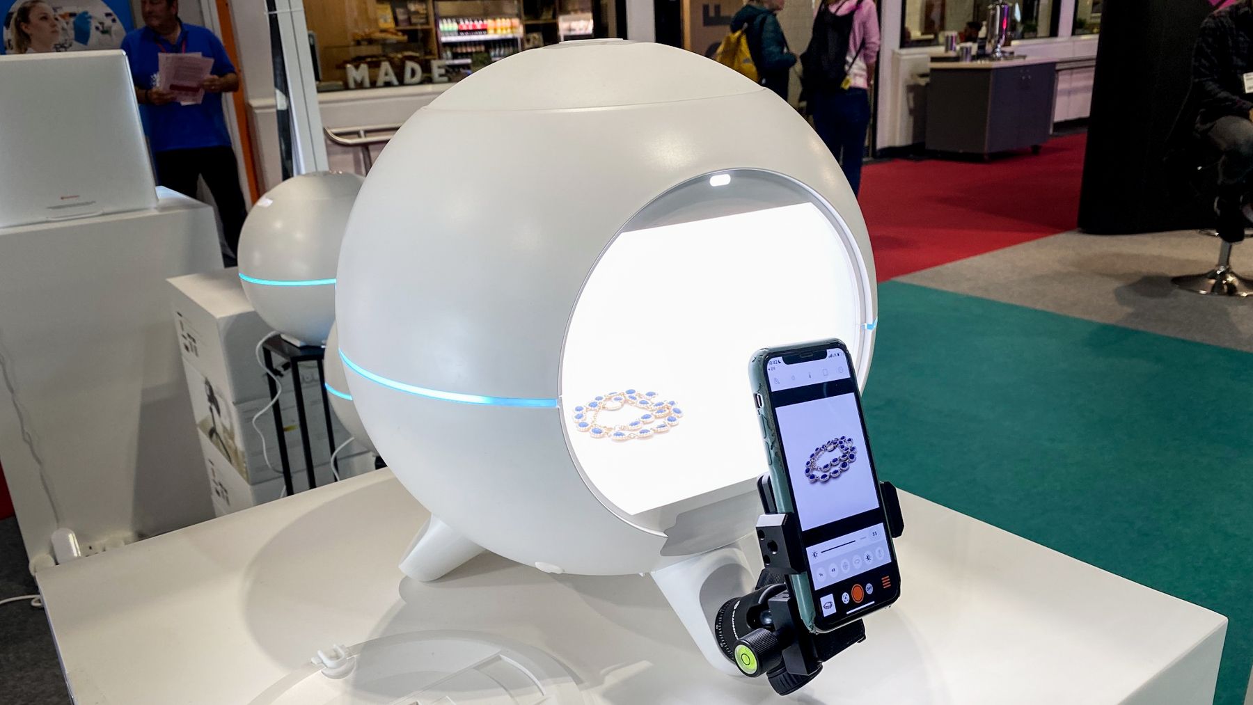 Orangemonkie Foldio360 Smart Dome is all-in-one product photography solution | Digital Camera World