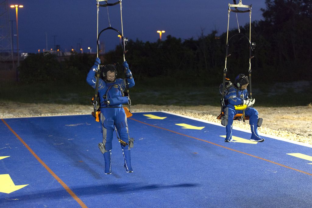 Astronauts Zip-Line to Safety in These NASA Emergency Evacuation Test ...