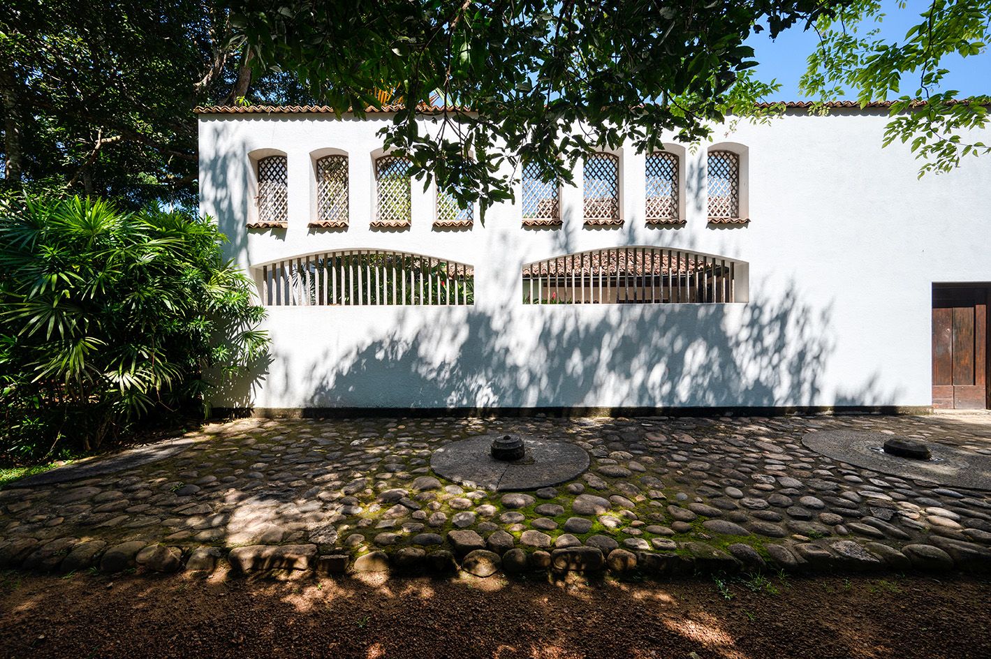 Tour Geoffrey Bawa’s Ena de Silva House in Sri Lanka | Wallpaper