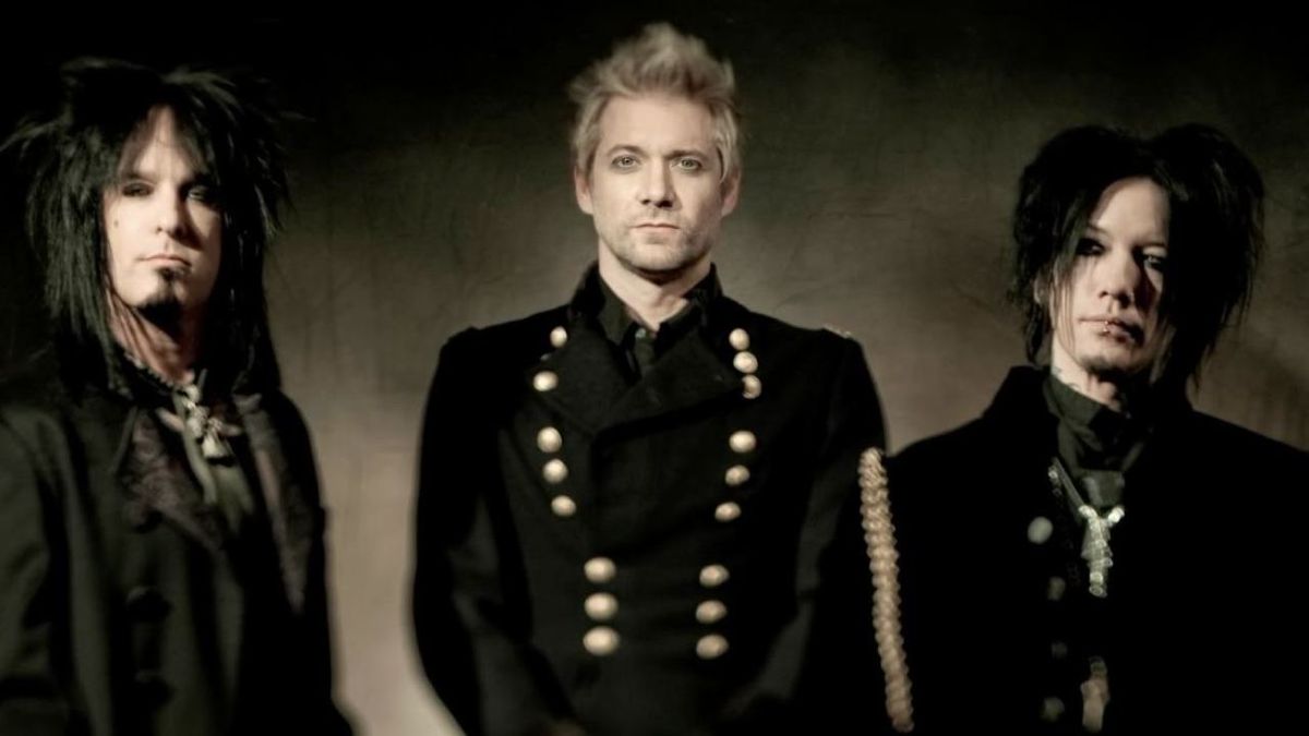 Sixx reignites Godsmack feud | Louder