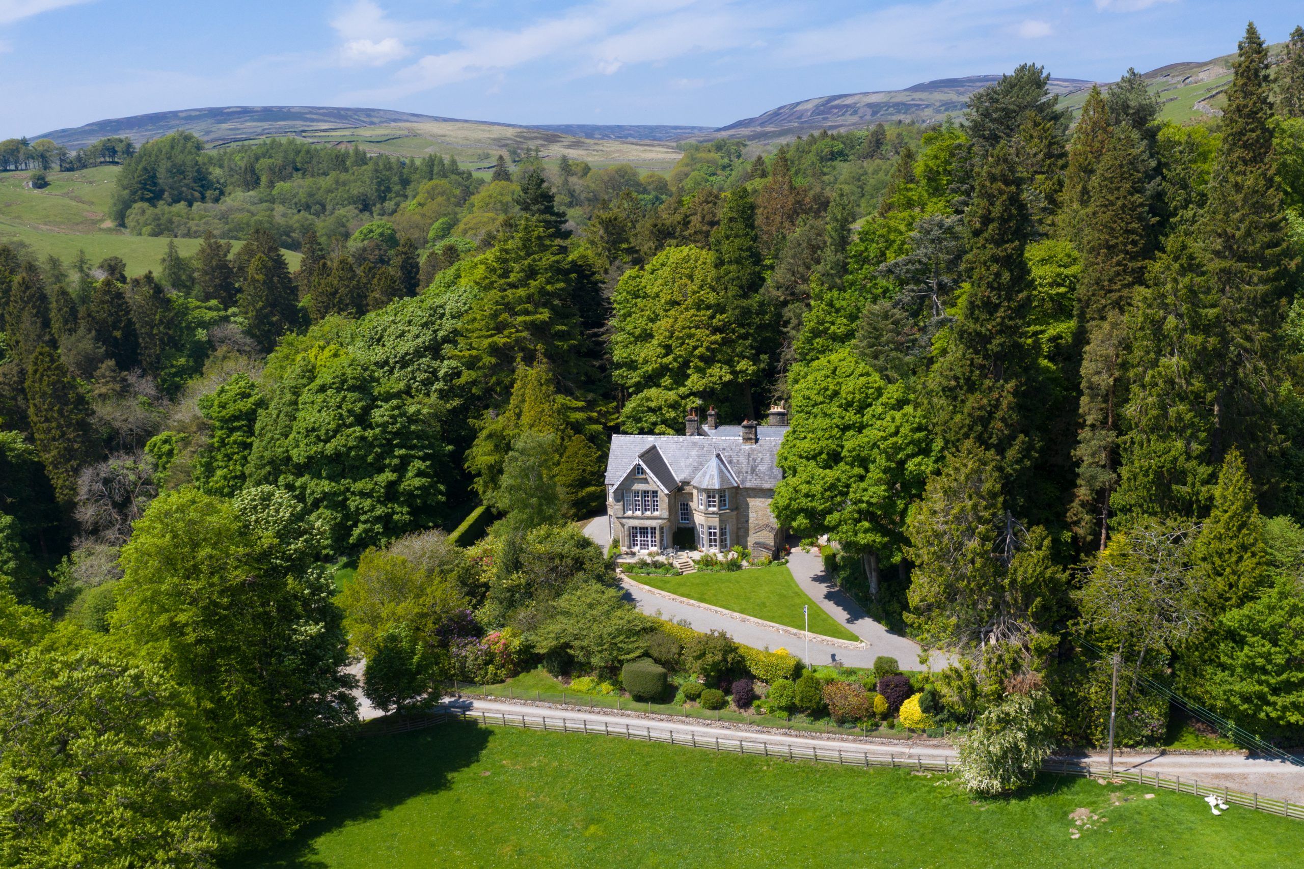 A beautiful Yorkshire lodge set in 20 acres of woods and farmland in ...