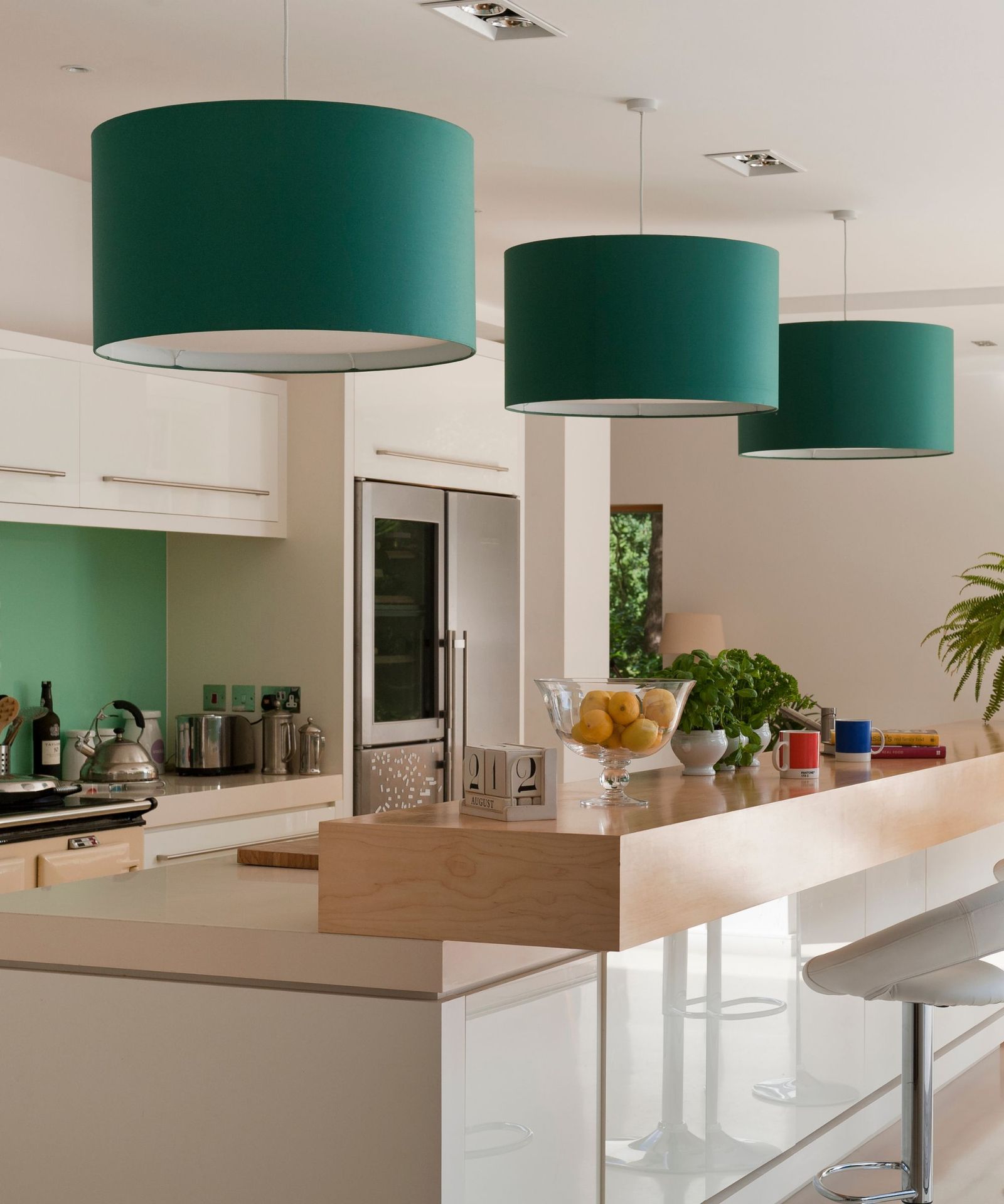 7 gorgeous kitchen island pendant lighting ideas | Real Homes