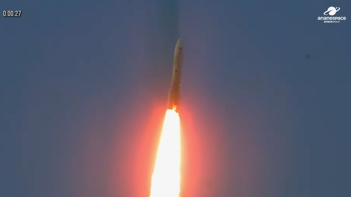 Europe's powerful Ariane 6 rocket launches Sentinel-1D Earth-observation satellite to orbit ...