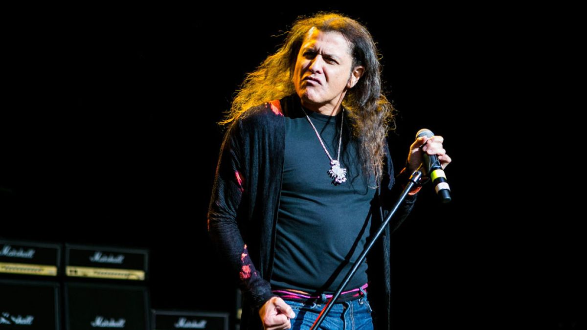 Lynch bewildered by erratic singers | Louder