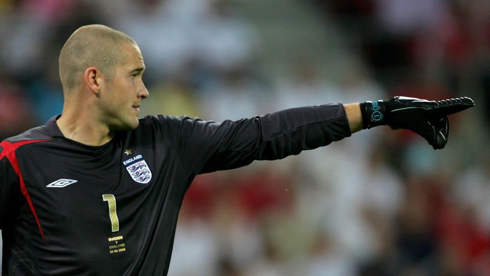 Former England goalkeeper Robinson retires | FourFourTwo