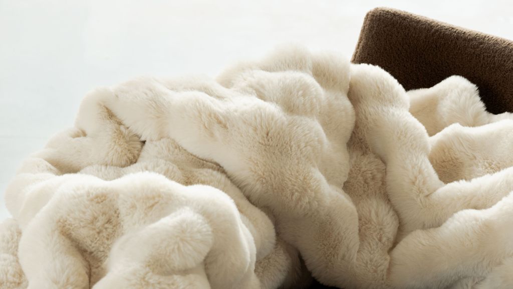 I Tried Cozy Earth’s Bubble Cuddle Blanket: My Honest Review