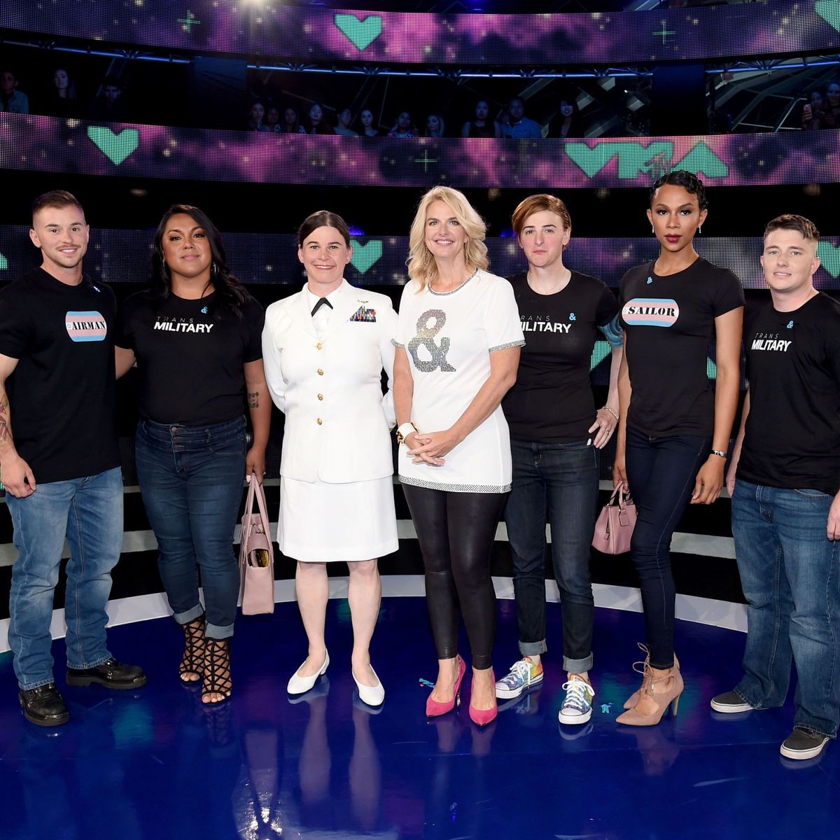 Transgender Military Members Take Stage At 2017 Mtv Vmas Donald Trump