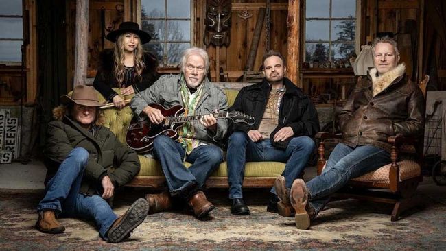 "Oh my god!" Watch 'dwarf metal' band Wind Rose surprise two fans at an ...