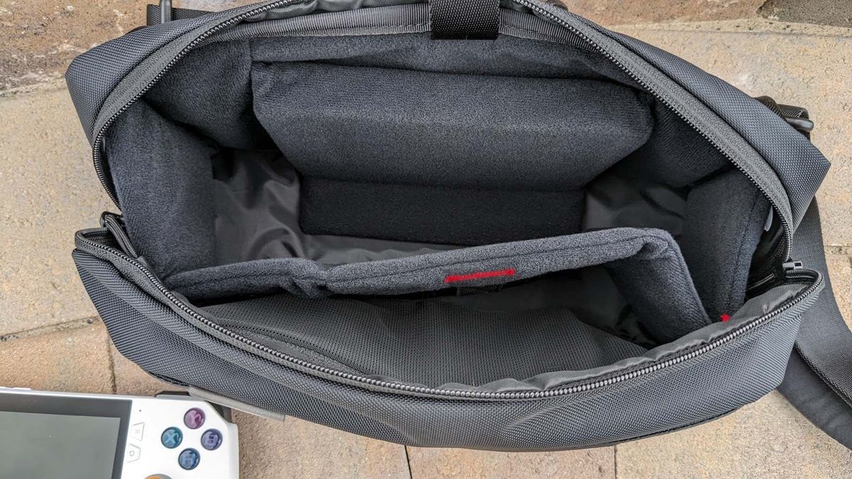 Tomtoc Arccos-G47 Travel Bag review: Great for handhelds | Windows Central