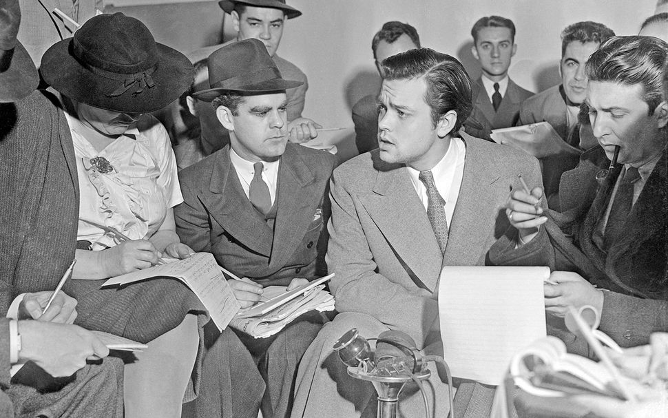 'War of the Worlds!' The Infamous Martian Invasion Radio Broadcast ...