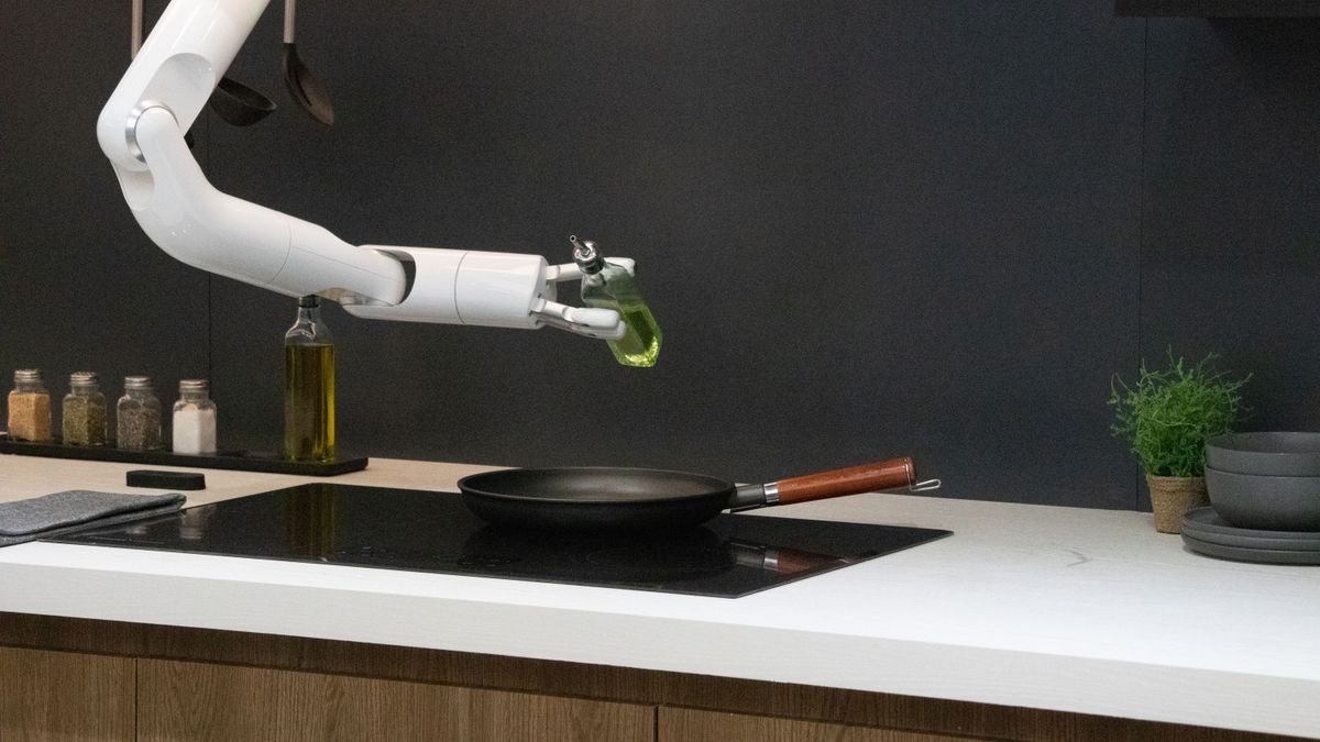 Samsung CES 2020: the best thing at the booth is this salad-making Chef ...