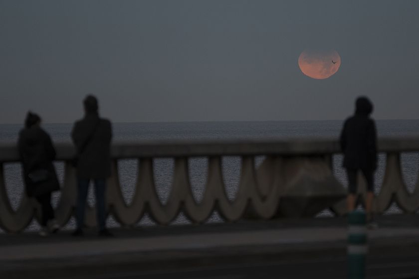 Amazing photos of the longest partial moon eclipse in 580 years | Space