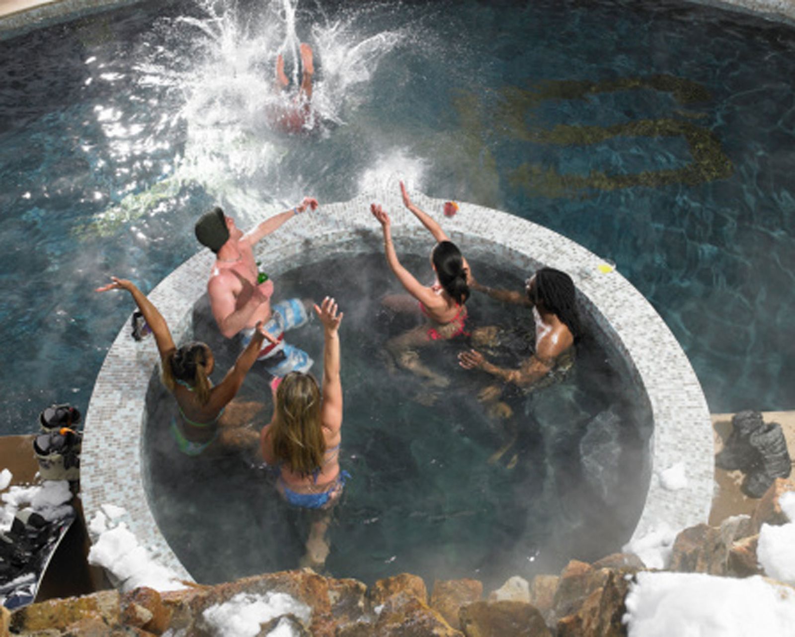 Hot tub party ideas: 10 guaranteed ways to have a good time | Gardeningetc