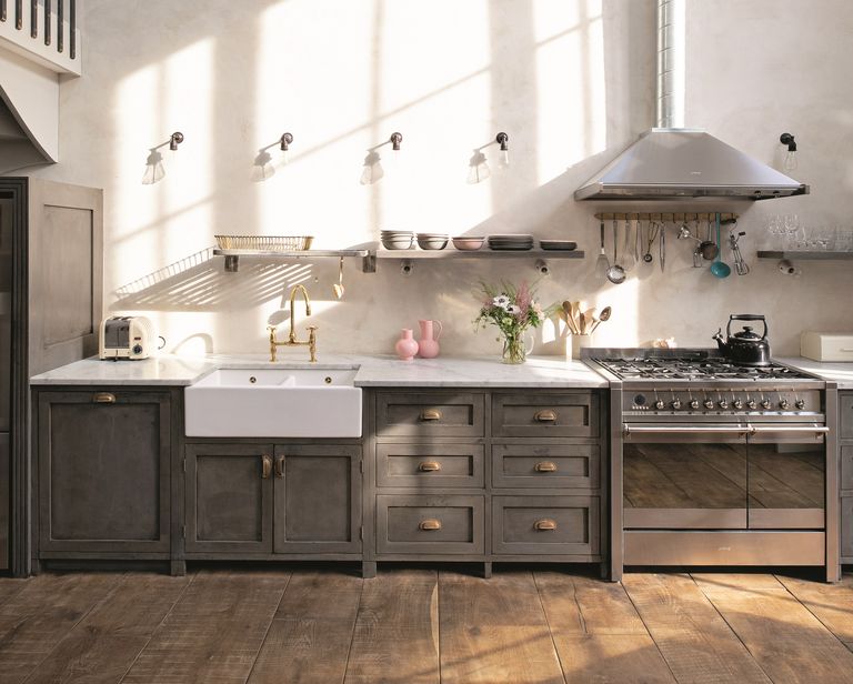 How to Organize the Cabinet Under Your Kitchen Sink | Livingetc