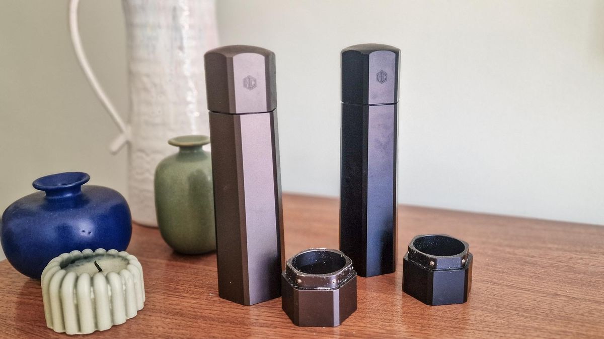 I tried Gordon Ramsay’s favorite salt and pepper grinders, and now I ...