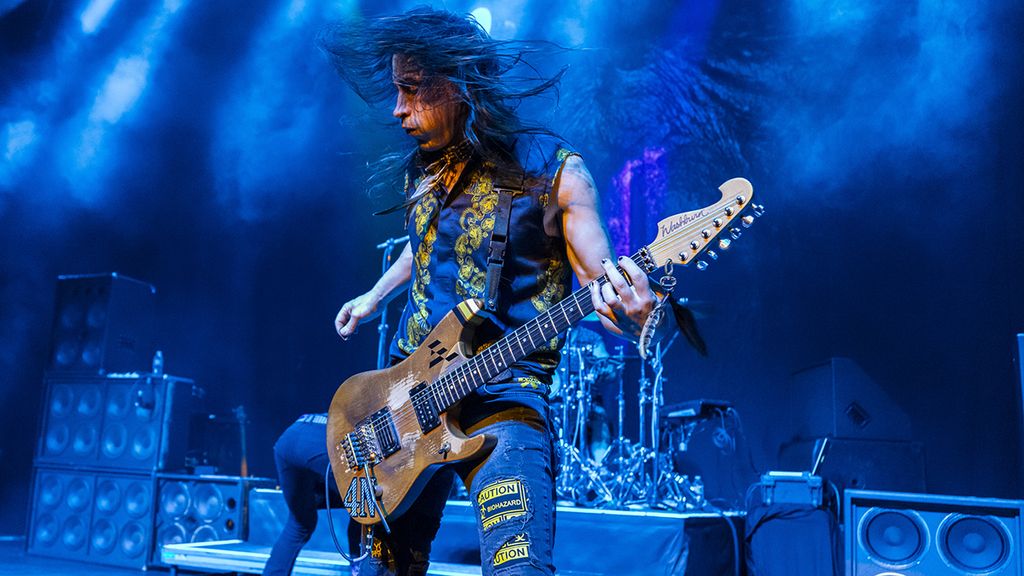 Why Nuno Bettencourt prefers unfinished Washburn N4 guitars | Guitar World